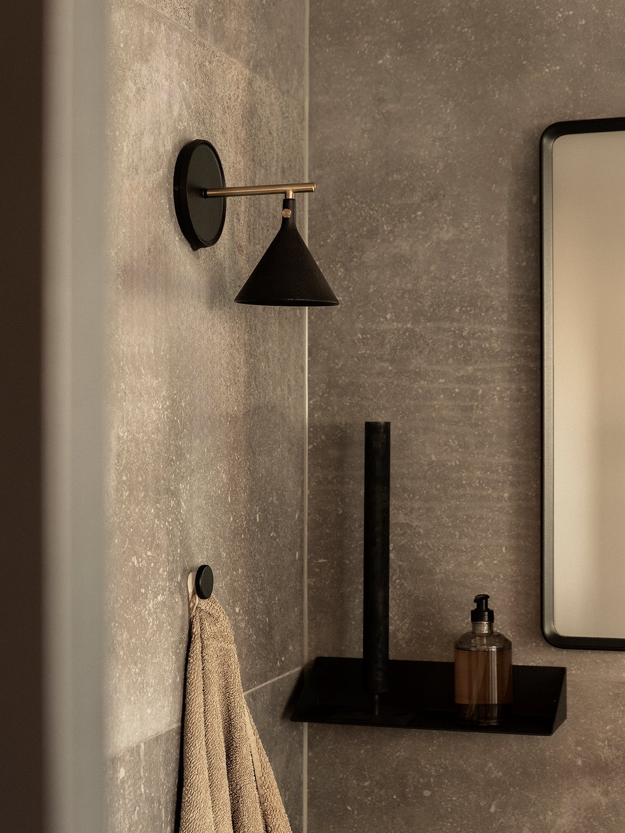 Cast Sconce Wall Lamp with Diffuser, IP44