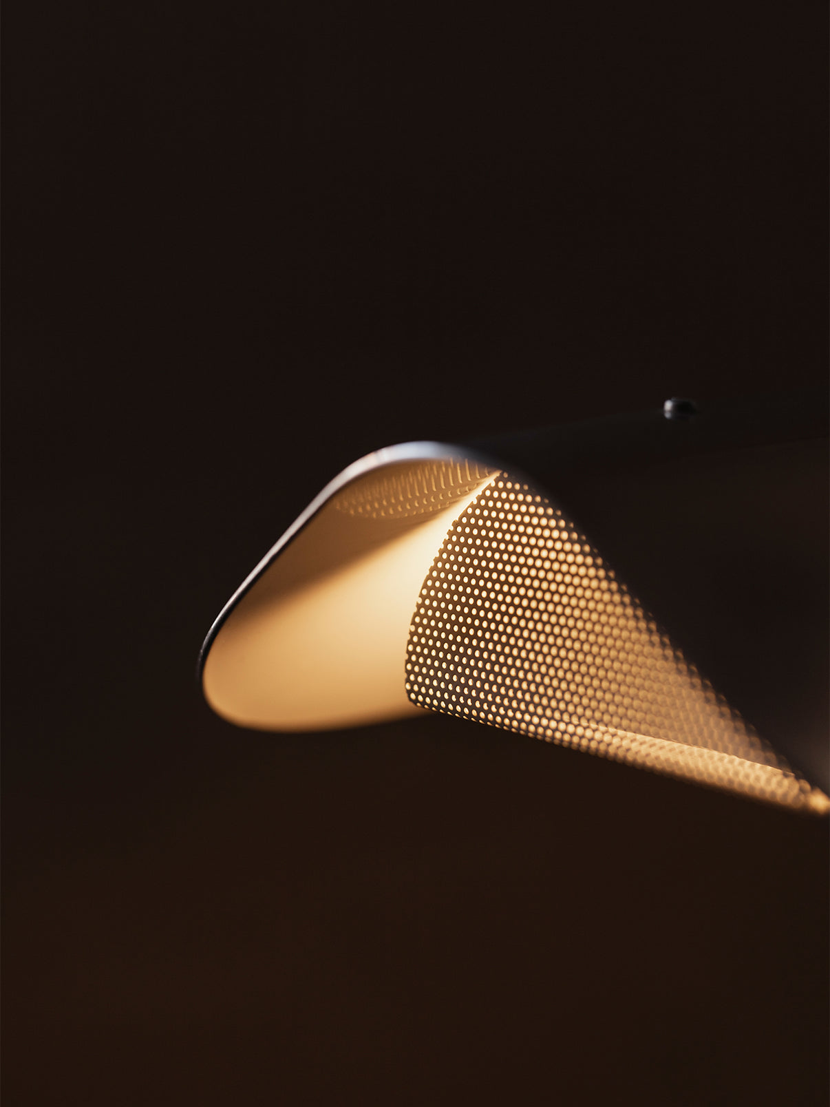 Wing Table Lamp | Designed by Kenneth Bergenblad